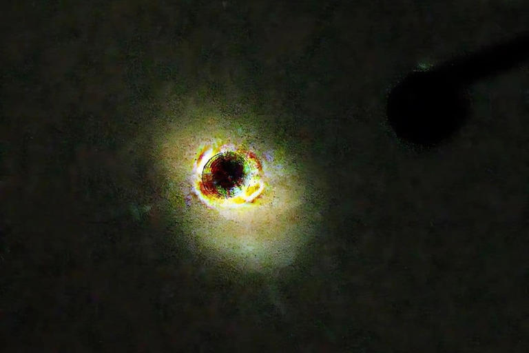 Hubble Captures Unseen Details Of Colossal Quasar 3C 273