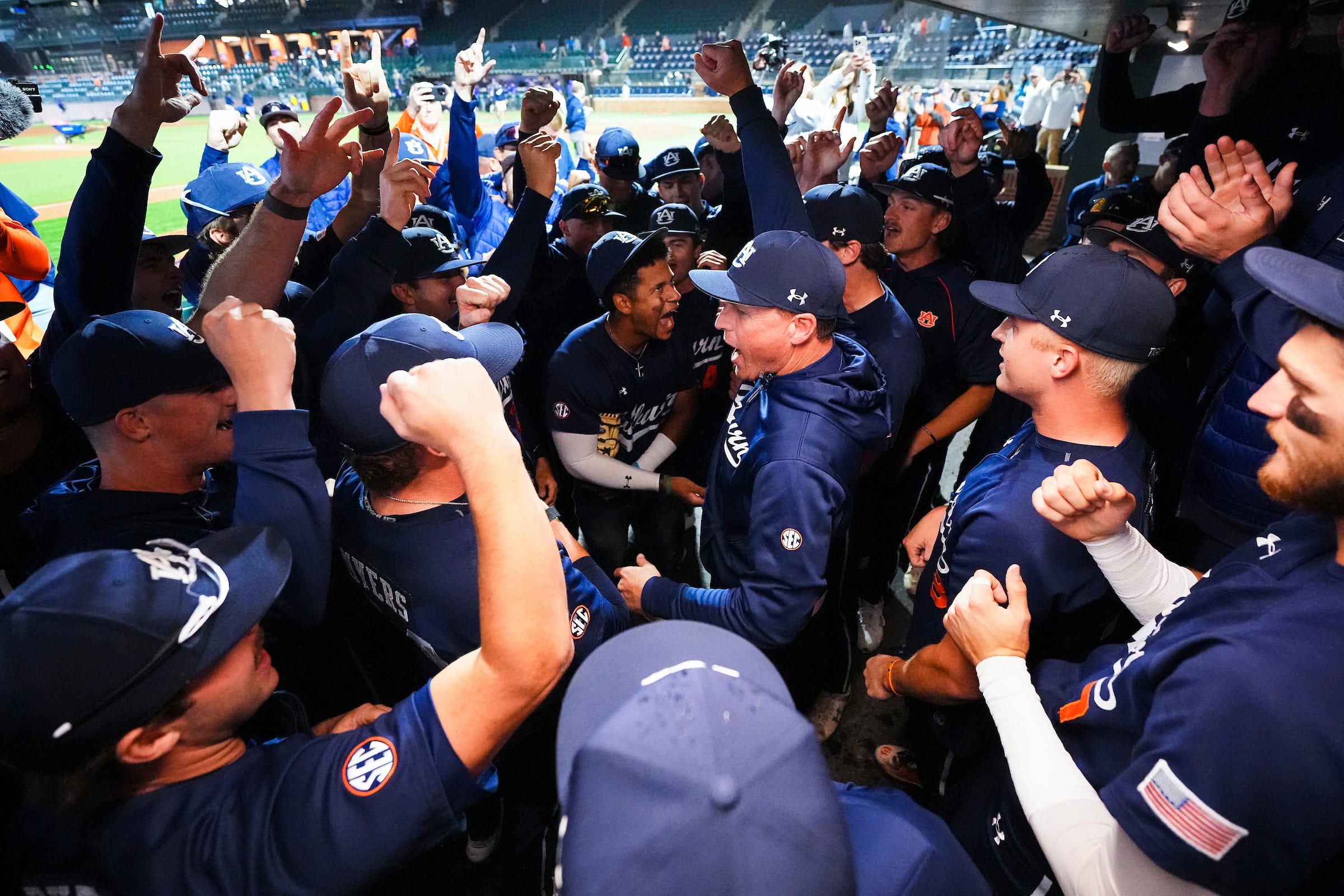 Auburn tops LSU in series opener behind Samuel Dutton's strong outing