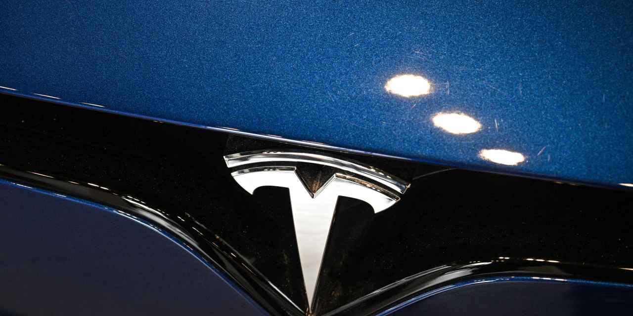 Tesla’s stock is set for a ‘death cross’ on Monday: 3 reasons why it’s ...