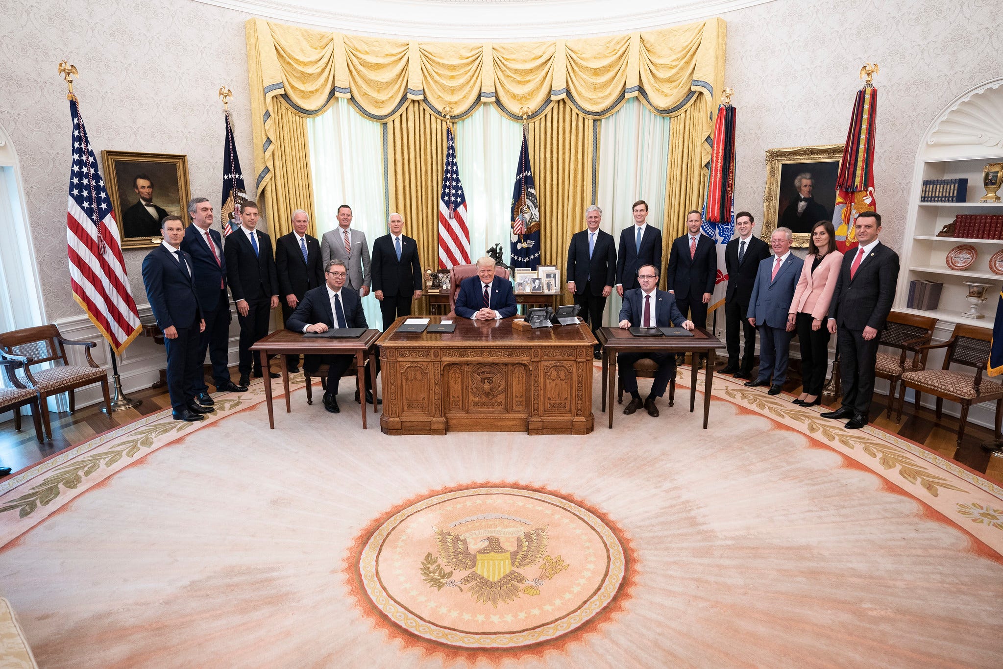 Before-and-after photos show changes Trump has made to the White House ...