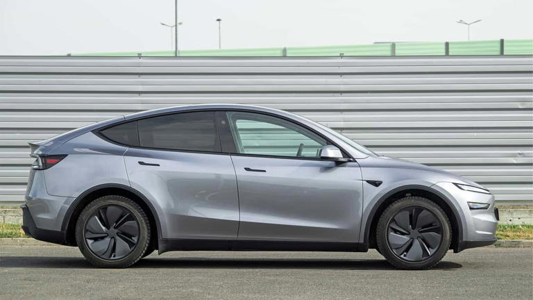 U.S. EV Sales Shot Up 11% In Q1. Tesla Plunged 9%