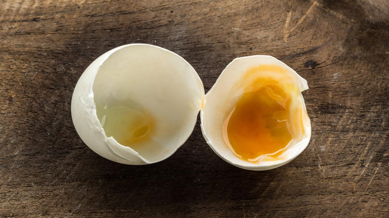 Farm Fresh Vs Store-Bought Eggs: Which Ones Have A Longer Shelf Life?