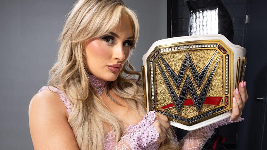 Tiffany Stratton Vanquishes 'The Queen' Charlotte Flair To Retain WWE ...