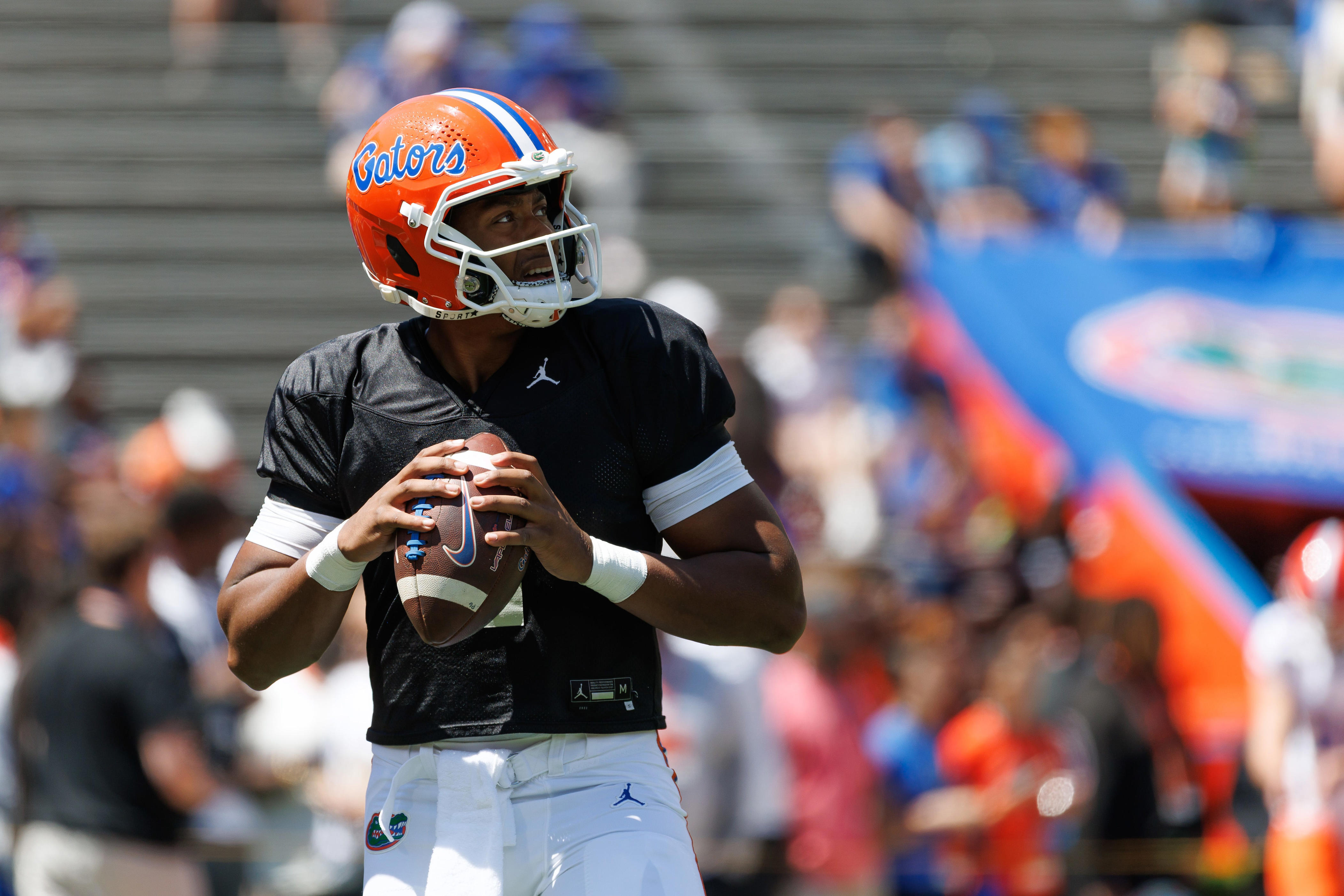 Florida football's star quarterback DJ Lagway throwing again after ...