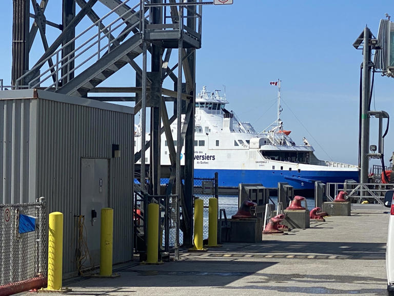 Un accostage difficile pour le Saaremaa