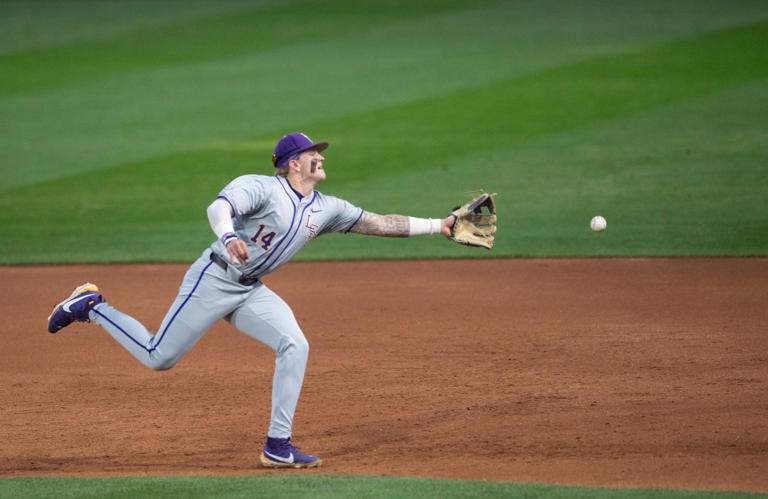 LSU baseball at Auburn live score updates: LSU suffers first sweep of ...