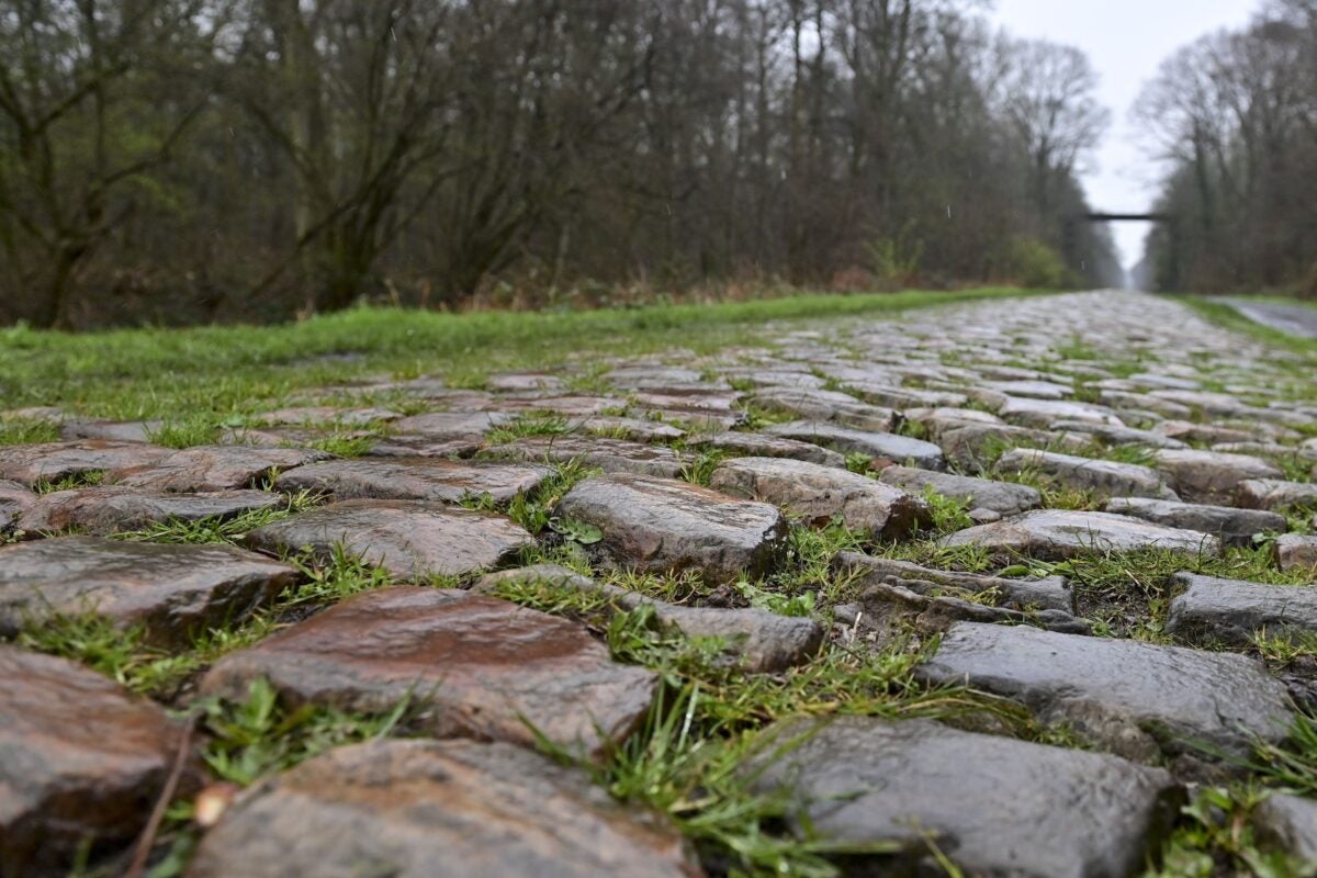 Paris-Roubaix: Maps, Time Tables, Cobblestone Ratings, Favorites
