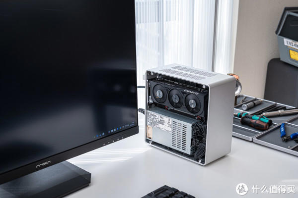 Mac mini又怎样？4.5L 乔思伯NV10「装机指南」