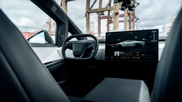 Tesla Cybertruck sinks off pier during Jet Ski launch: 'I don't ...