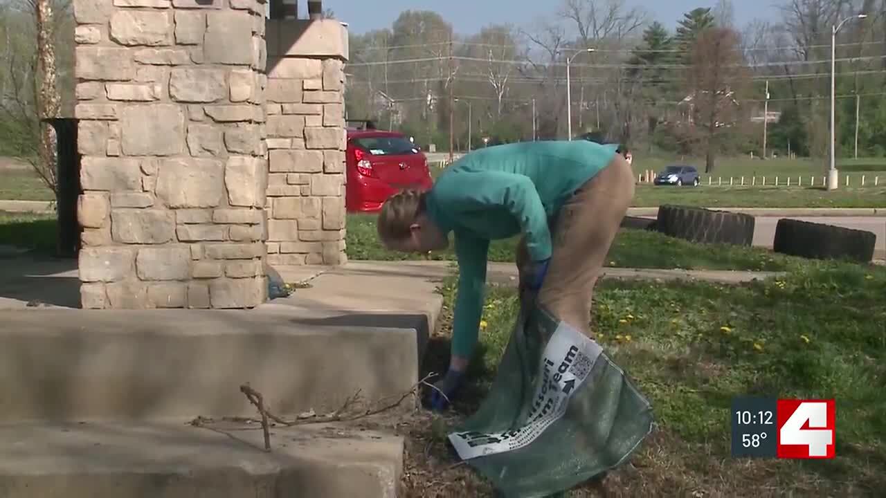 Hundreds volunteer for Confluence Trash Bash