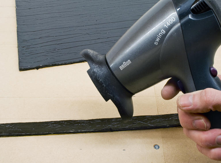 Sound-deadening subroadbed