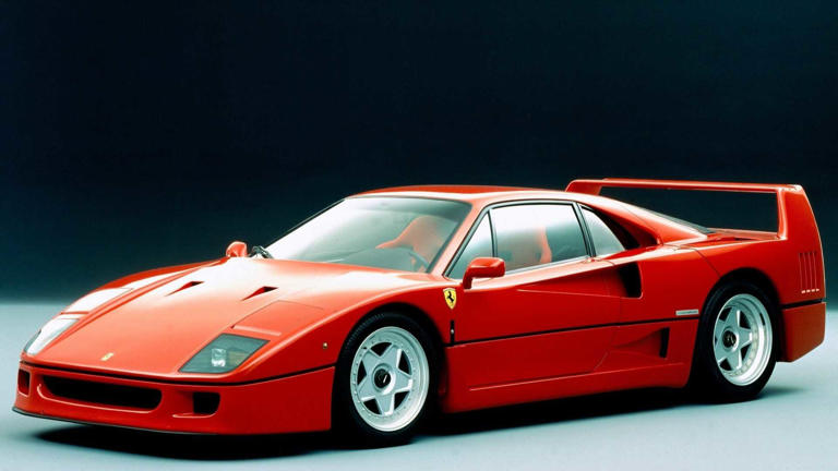 10 Supercars That Were Only Sold With A Manual Gearbox