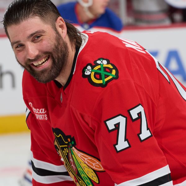 Pat Maroon to skate one final time in Blackhawks home finale