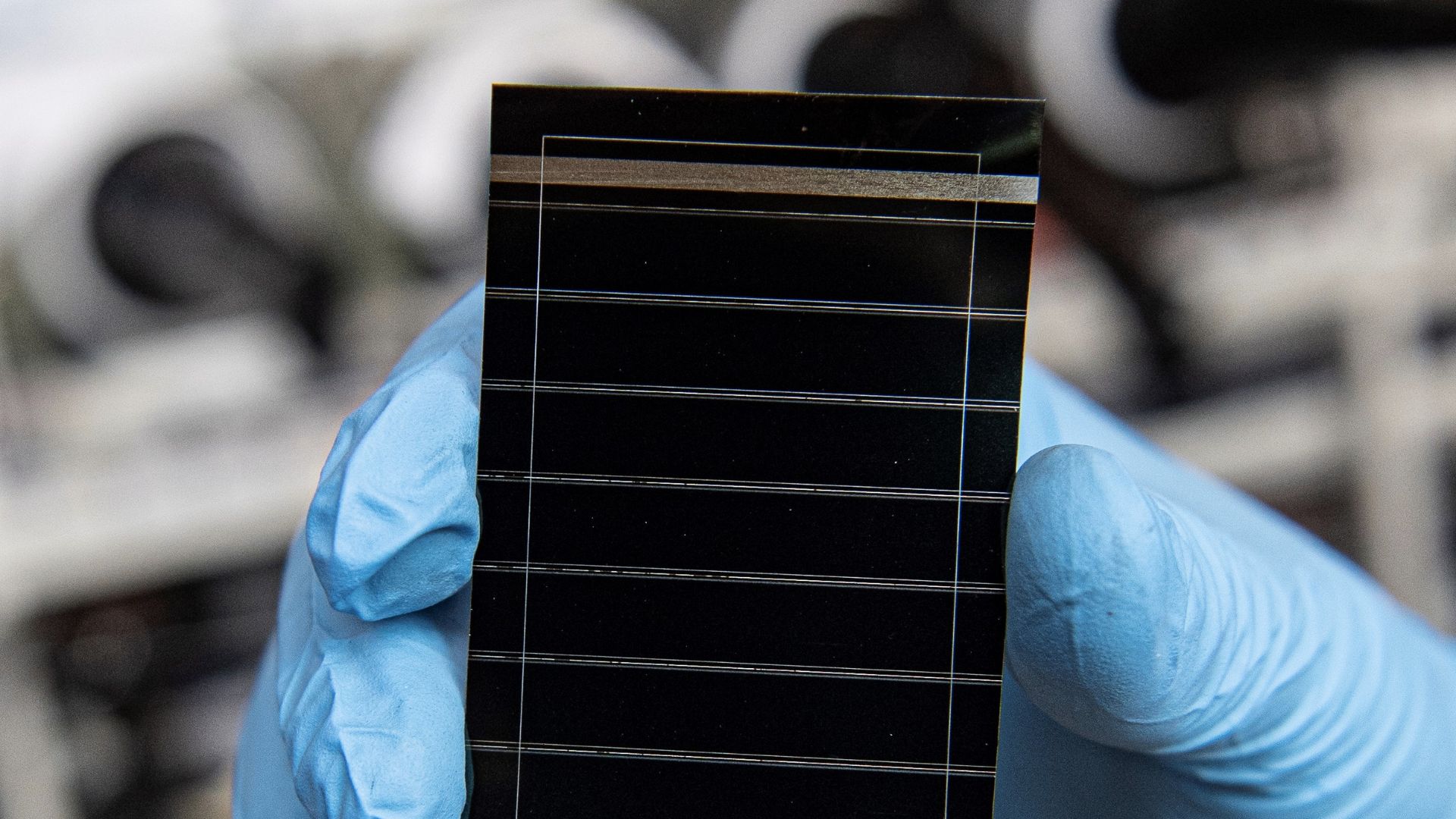 New perovskite solar cell retains 85% efficiency after operating for ...