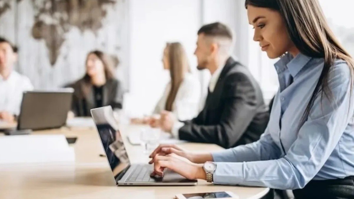 How to transform a demotivated team into a committed one in 90 days