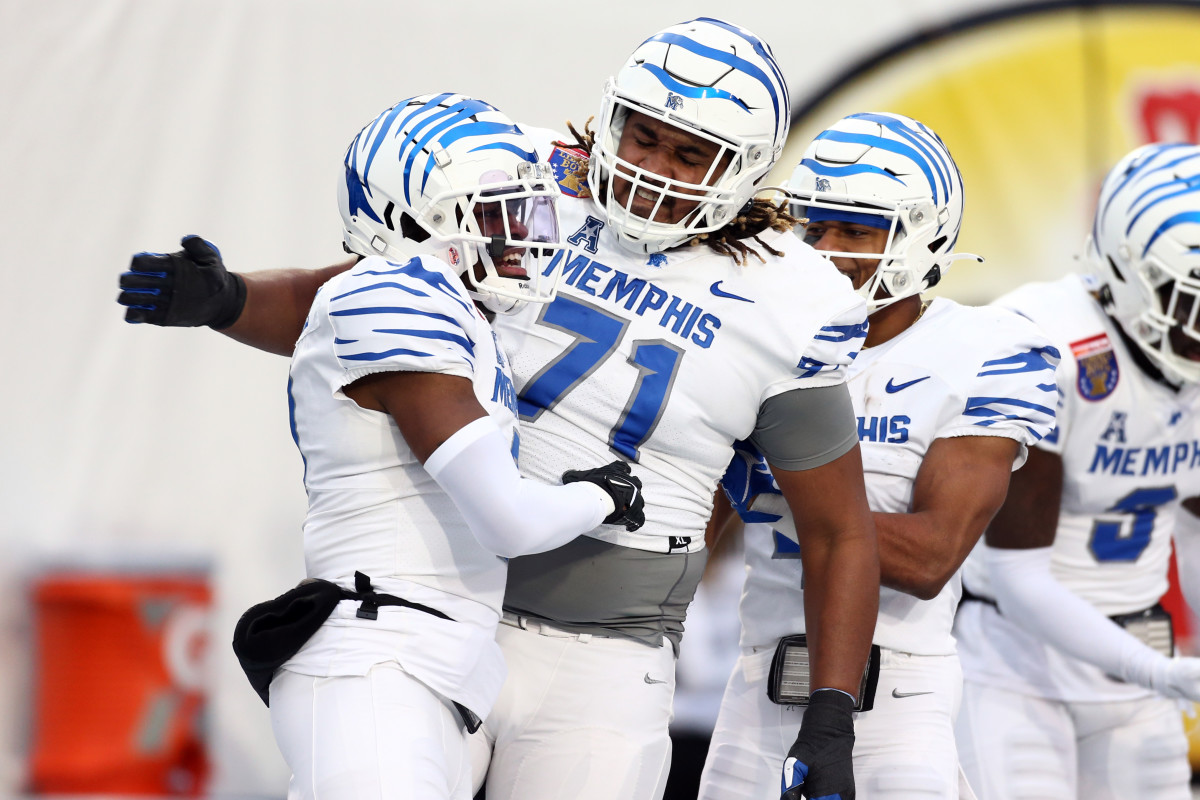 Memphis offensive lineman Xavier Hill transfers to Colorado