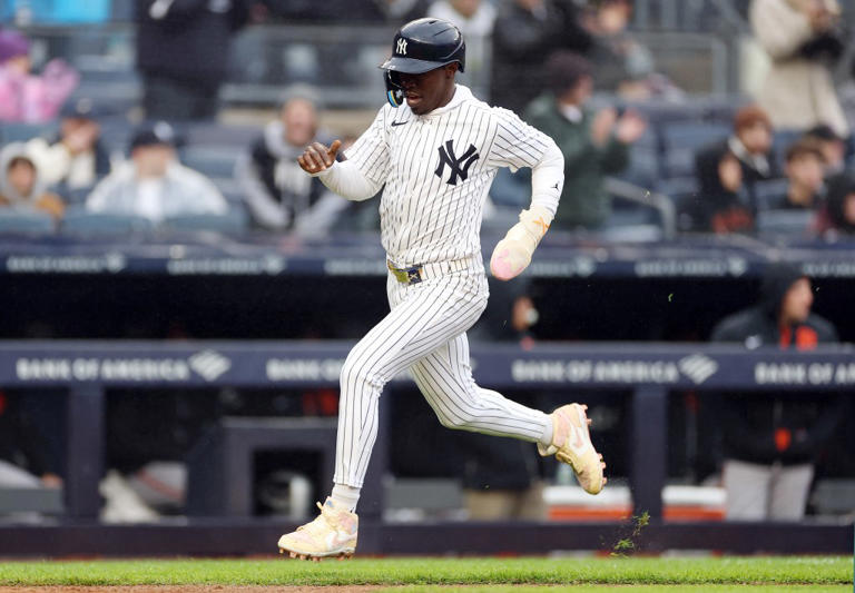 Yankees’ bats finally explode with big inning in win over Giants