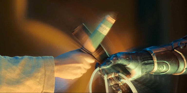 Doctor Who Season 15's Premiere Creates A Plot Hole In A 15-Year-Old ...