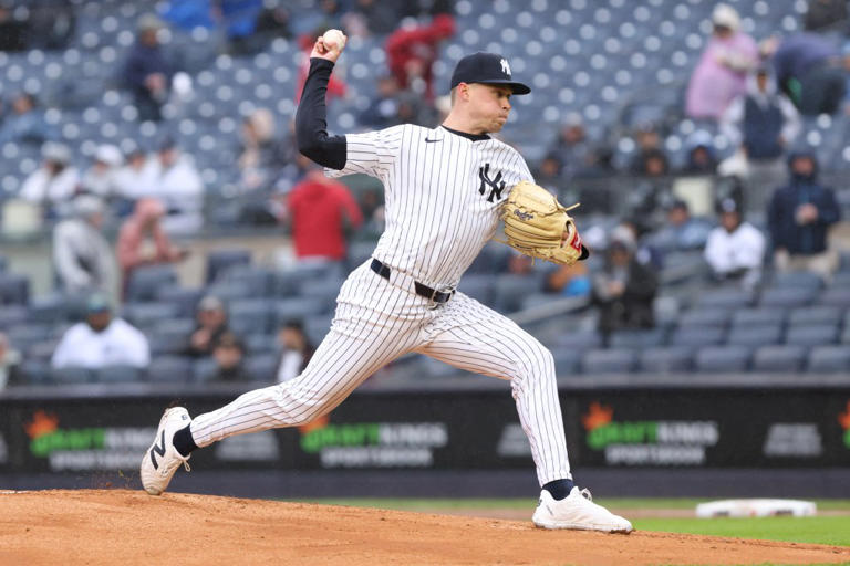 Yankees’ bats finally explode with big inning in win over Giants