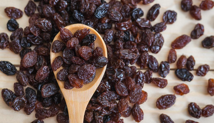10 Amazing Health Benefits of Consuming Raisins