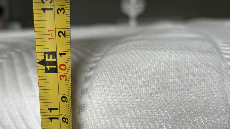 I had insomnia while in a new bed — a sleep therapist just surprised me ...