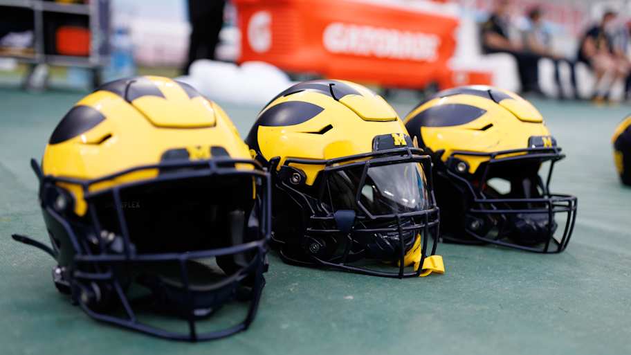 Michigan football predicted to lose in-state lineman to rival school