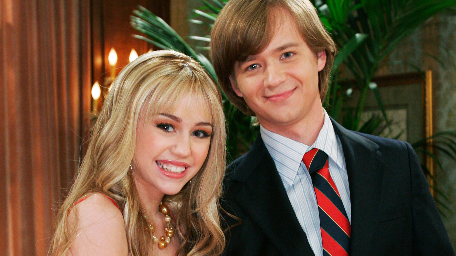 ¿Qué hace ahora Jason Earles, el hermano de 'Hannah Montana' en la serie?