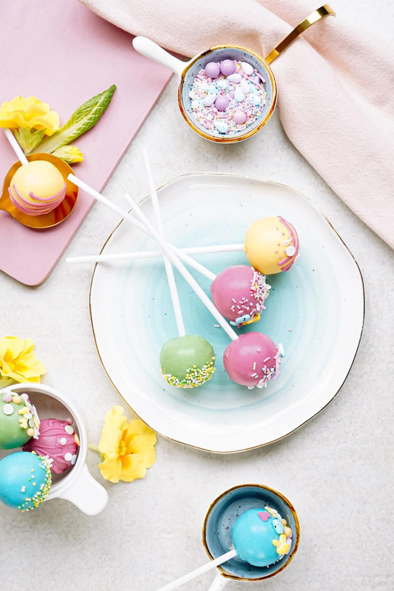 Easter Cake Pops