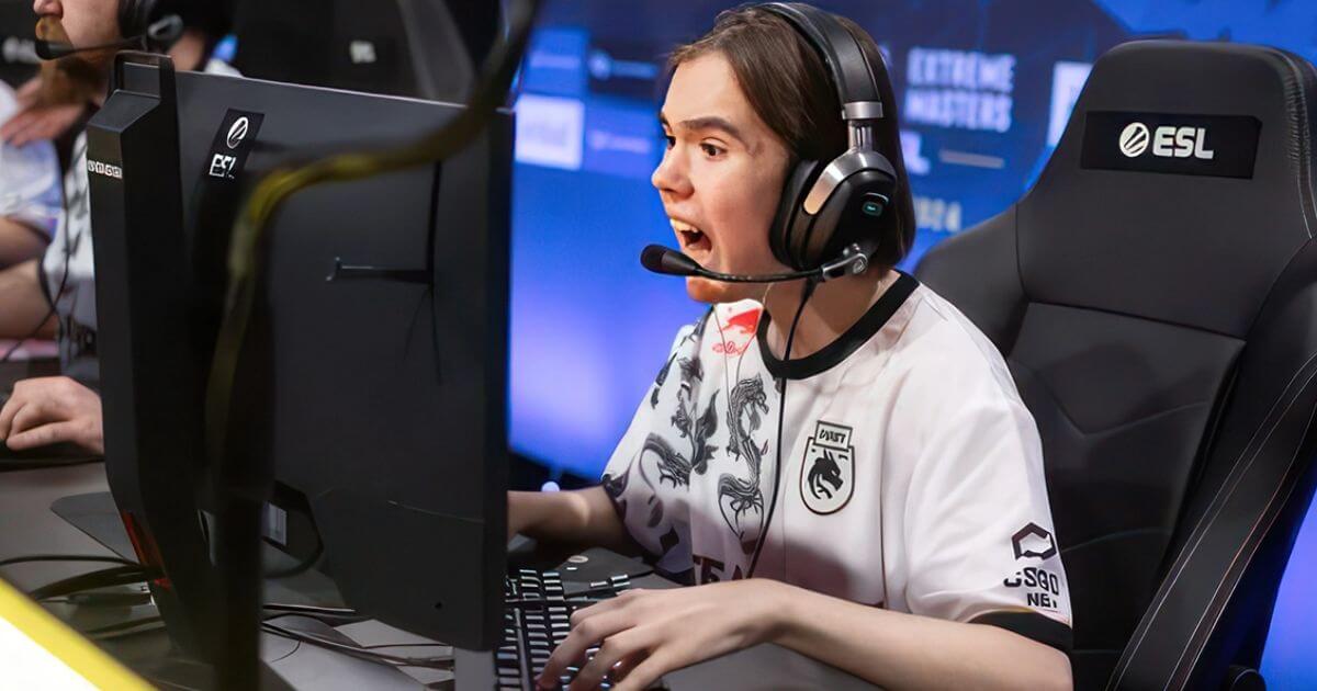 Donk Counter-Strike 2 Settings, Crosshair, Viewmodel, Config, More