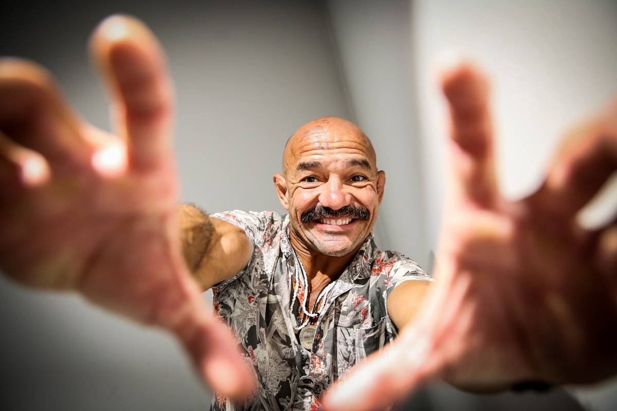 Sérgio Melo: “Na guerra pensa-se em coisas boas, fantasia-se amor depois do conflito e agradece ...