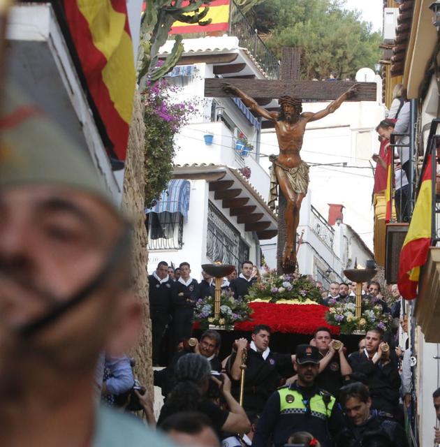 Victoria, paz, cautivo y mutilado