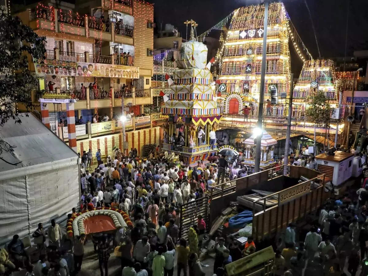 As temples in Maharashtra see dress code wave, visitors have mixed feelings