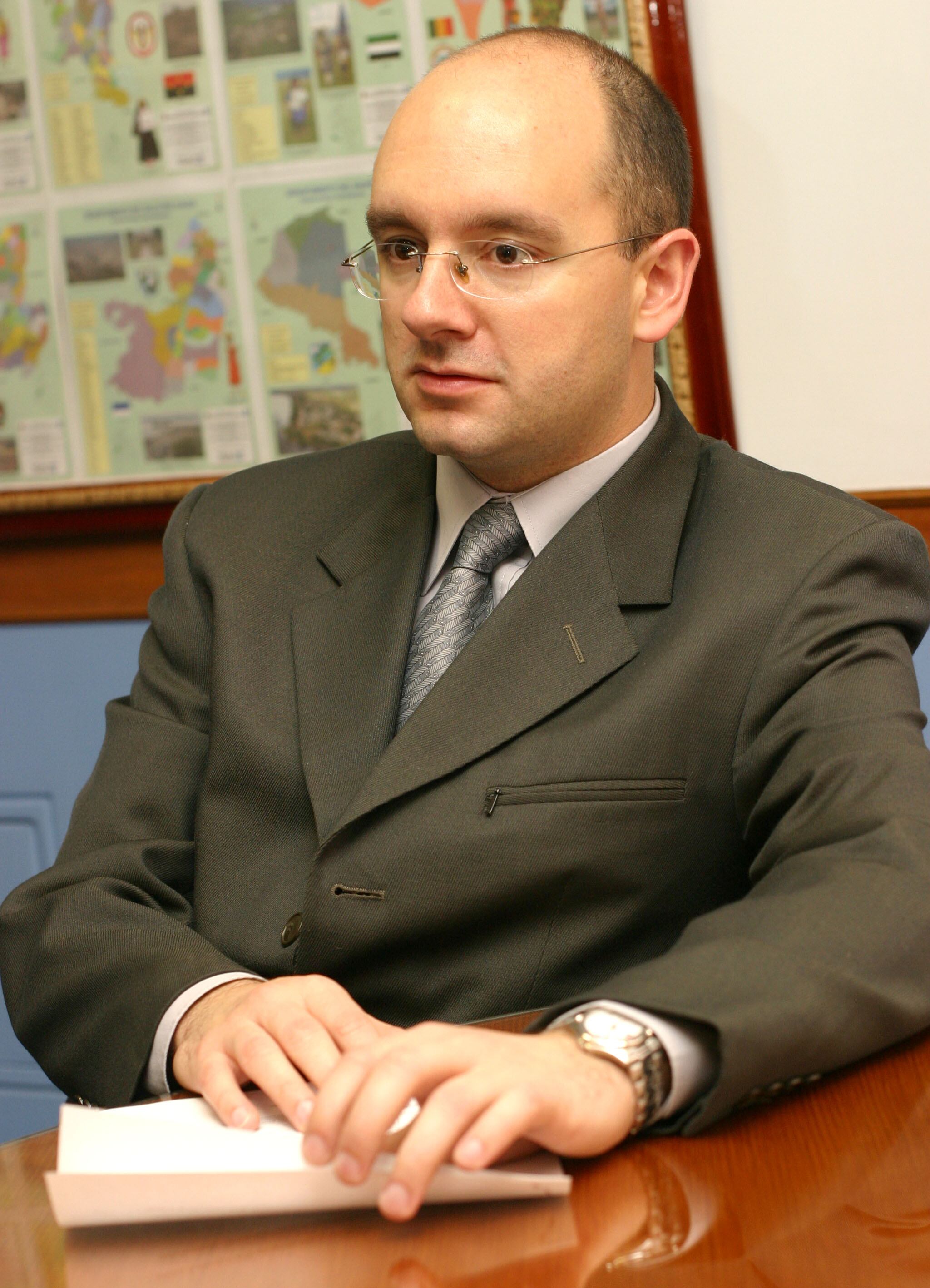 La historia del talio, el veneno incoloro e insípido hallado en los ...