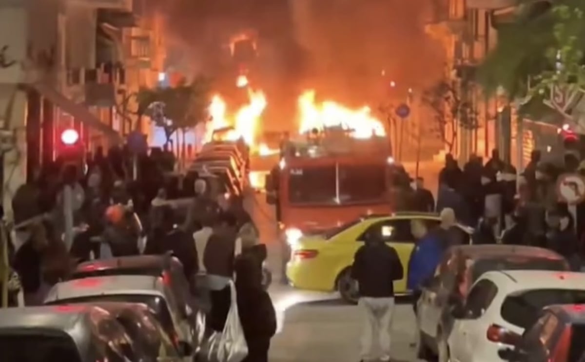 Athens riots plunge British holiday hotspot into Molotov-wielding mob ...