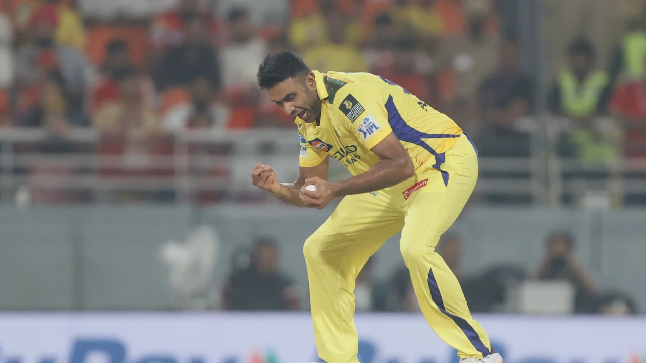 R Ashwin Is Bowling Terribly, Drop Him: CSK Legend Lambasted For Poor ...