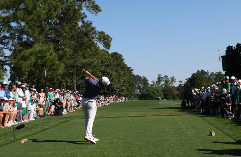 Rory McIlroy astonishes golf fans with 'shot of the Masters' as star ...