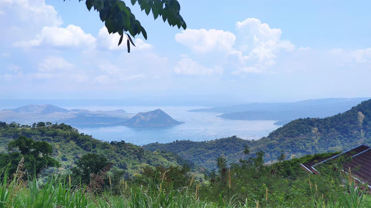 Phivolcs reports minor phreatic eruption at Taal Volcano