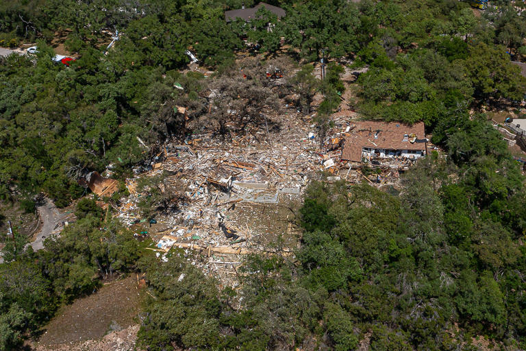 6 injured in Northwest Austin home explosion, 24 other houses damaged ...