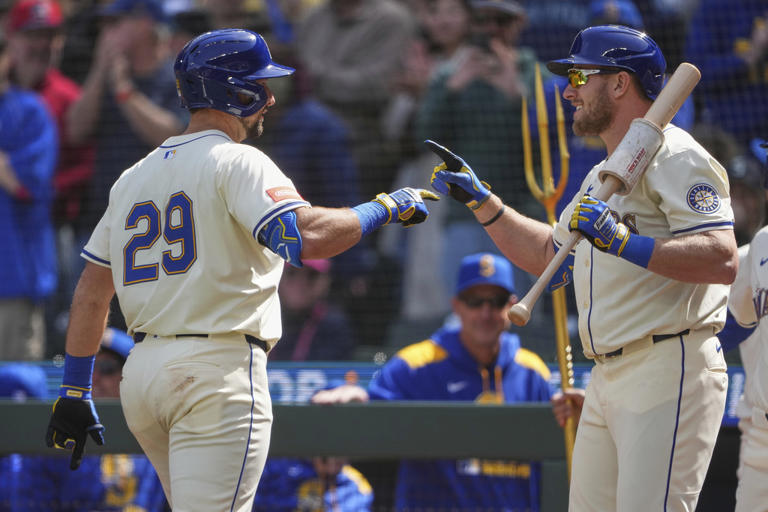 Raleigh homers for 3rd straight game to give Mariners 3-1 win, sweep of Rangers