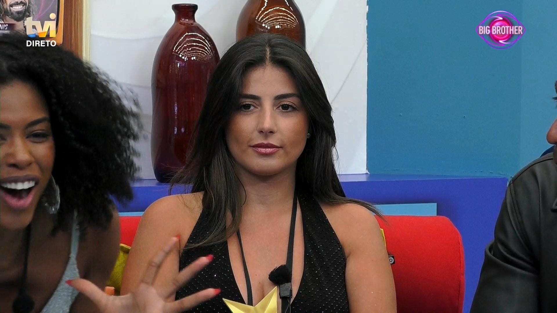 Adrielle Peixoto salta e grita após ser salva. Lisa Schincariol não ...