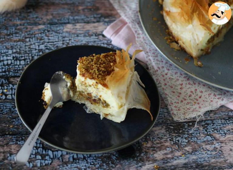 Cheesecake de pistacho con base crujiente de masa filo