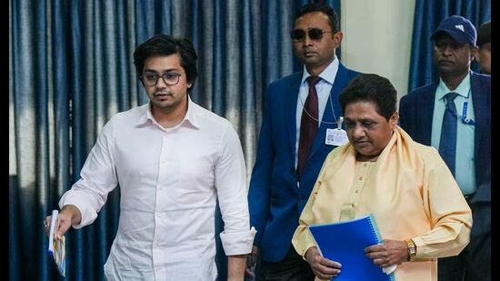 Another twist in BSP tale: Expelled nephew apologises, Maya says he is ...