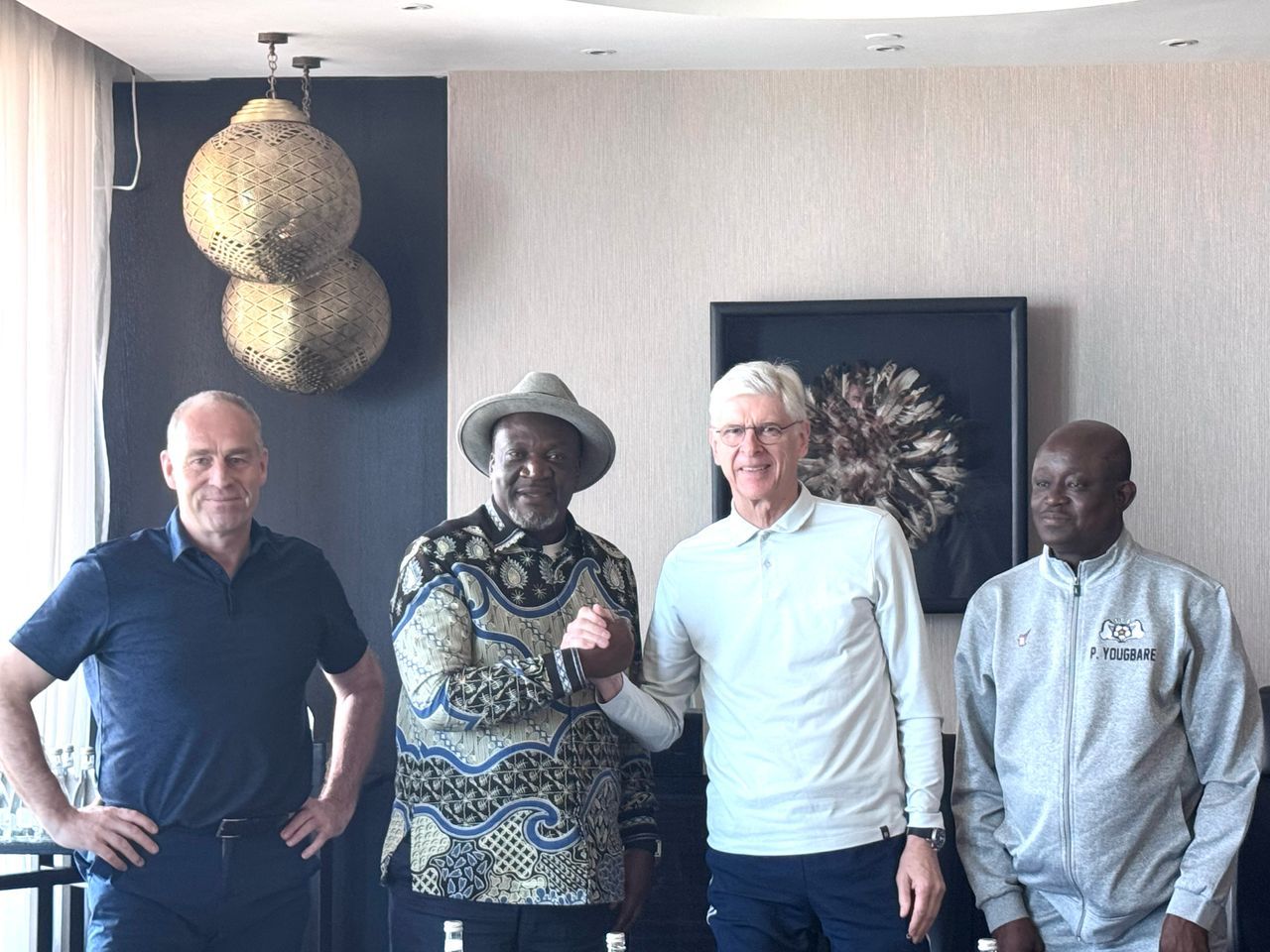 La FIFA veut accompagner la FBF dans le développement du football des ...