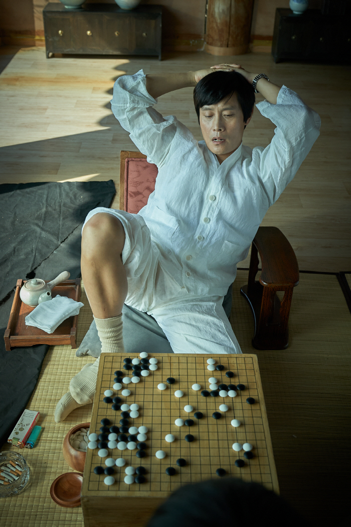 Lee Byung-hun's victory topped the weekend box office for 3 consecutive ...