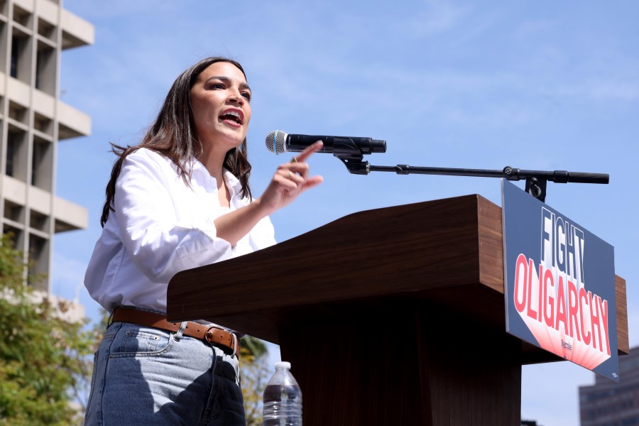 Bernie Sanders makes surprise appearance at Coachella, draws massive ...
