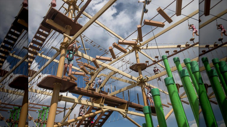 Hidden At The Base Of Colorado's Pikes Peak Is An Artsy City With ...