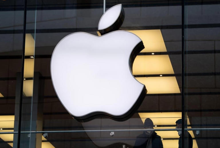 Λευκός Οίκος προς Apple: Να παράγει τα κινητά της στις ΗΠΑ - Σήμερα οι ...