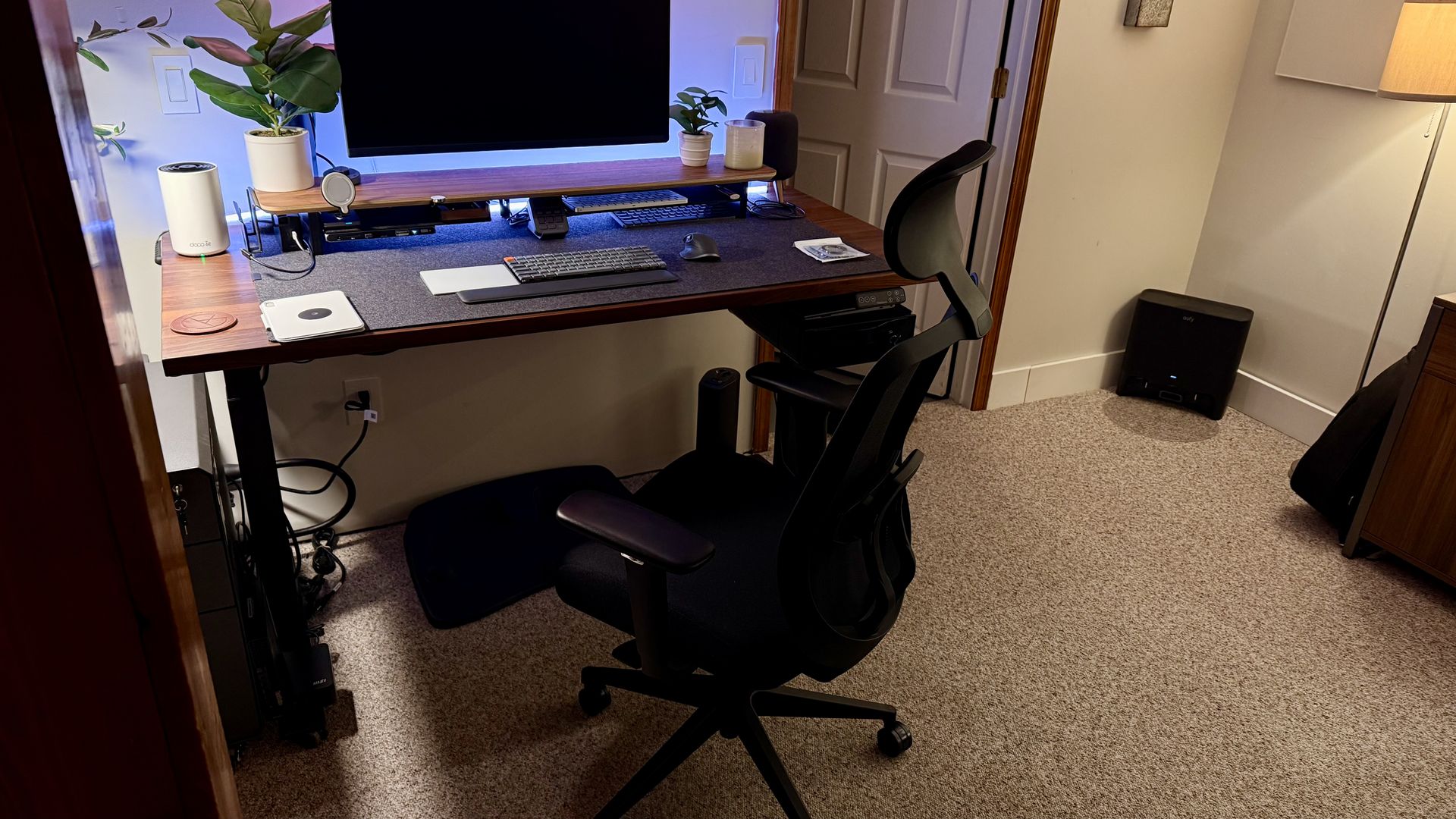 I tested this $300 mesh chair with a headrest, and it's way better than ...