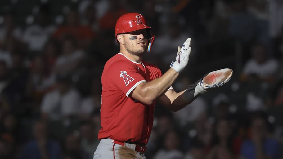 Astros Fan Gives Understandable Reason He Stole Catch From Mike Trout