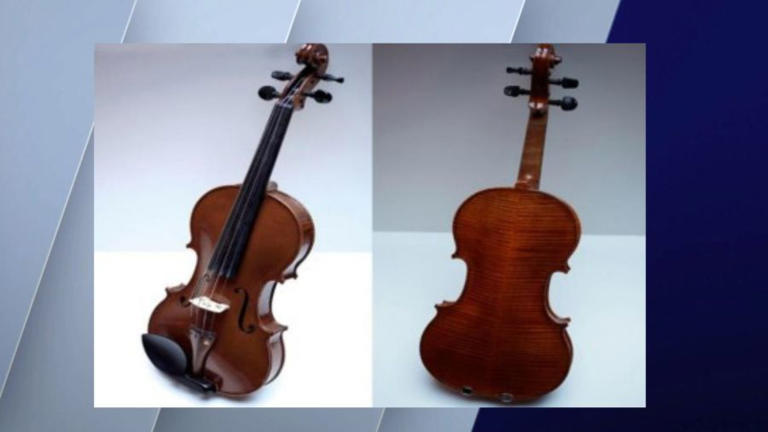 Chicago police request public’s help to find $10,000 violin stolen from ... Chicago police request public’s help to find $10,000 violin stolen from ...